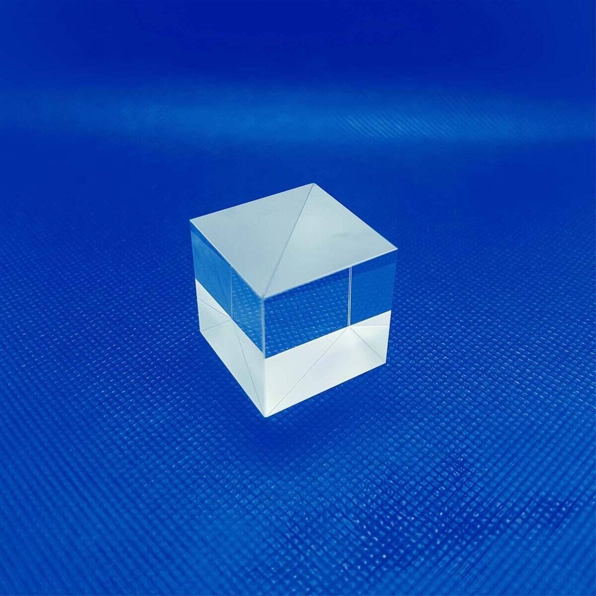 Cemented Prism - Sapphire, Quartz, K9/BK7 & Optical Glass Material Supplier